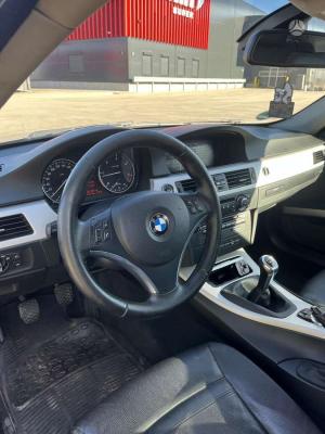Grey BMW 320 2009 in Kretinga, with an engine capacity of 2.00 L and mileage of 292 thousand km for 5200 €, photo 14 on AUTOMOTO.COM.LV