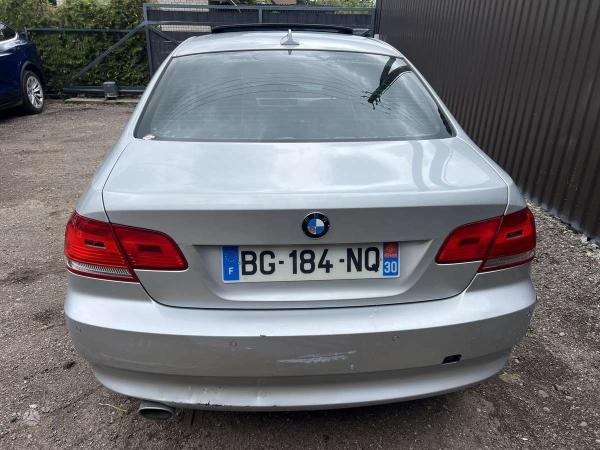 Pelēks BMW 320 2009 Kauņa, ar dzinēja tilpumu 2.00 L un nobraukumu 260 tūkst. km par 3650 €, foto 8 vietnē AUTOMOTO.COM.LV