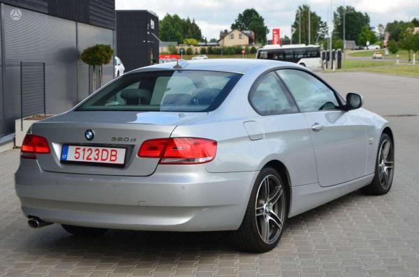 Pelēks BMW 320 2009 Šauļi, ar dzinēja tilpumu 2.00 L un nobraukumu 230 tūkst. km par 6000 €, foto 10 vietnē AUTOMOTO.COM.LV