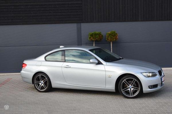 Grey BMW 320 2009 in Siauliai, with an engine capacity of 2.00 L and mileage of 230 thousand km for 6000 €, photo 4 on AUTOMOTO.COM.LV