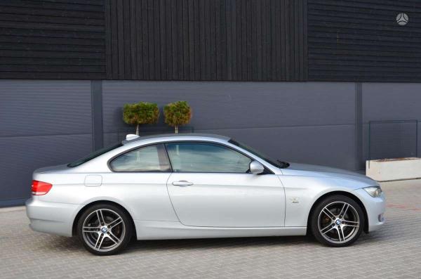 Grey BMW 320 2009 in Siauliai, with an engine capacity of 2.00 L and mileage of 230 thousand km for 6000 €, photo 5 on AUTOMOTO.COM.LV