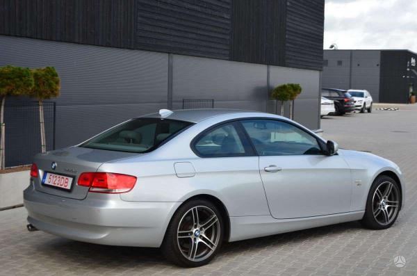 Grey BMW 320 2009 in Siauliai, with an engine capacity of 2.00 L and mileage of 230 thousand km for 6000 €, photo 7 on AUTOMOTO.COM.LV