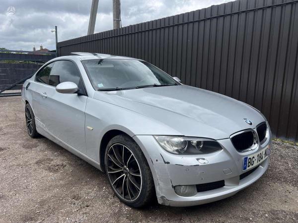Pelēks BMW 320 2009 Kauņa, ar dzinēja tilpumu 2.00 L un nobraukumu 260 tūkst. km par 3500 €, foto 3 vietnē AUTOMOTO.COM.LV