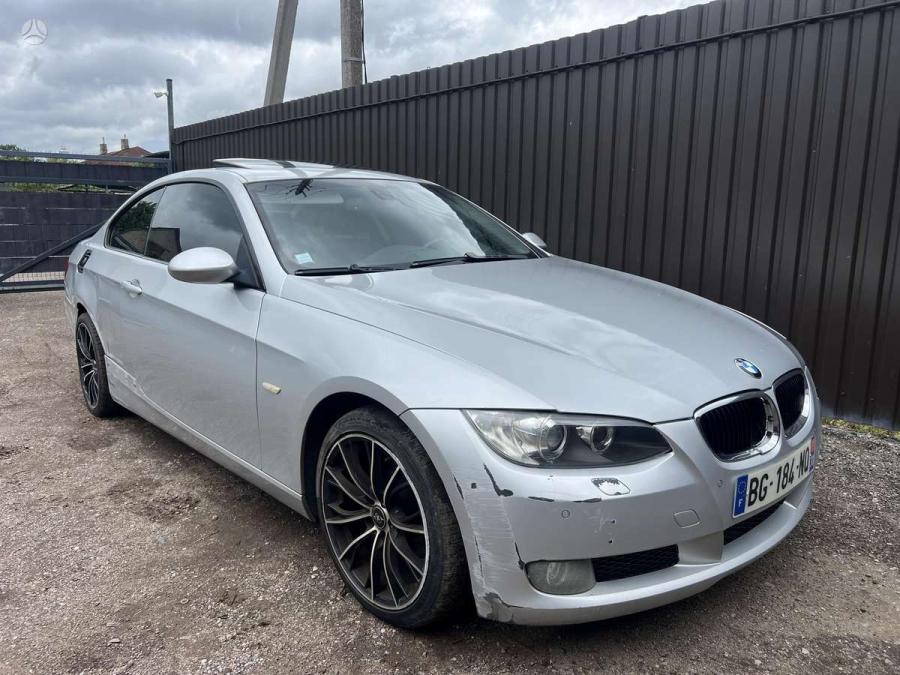 Grey BMW 320 2009 in Kaunas, with an engine capacity of 2.00 L and mileage of 260 thousand km for 3500 €, photo 4 on AUTOMOTO.COM.LV