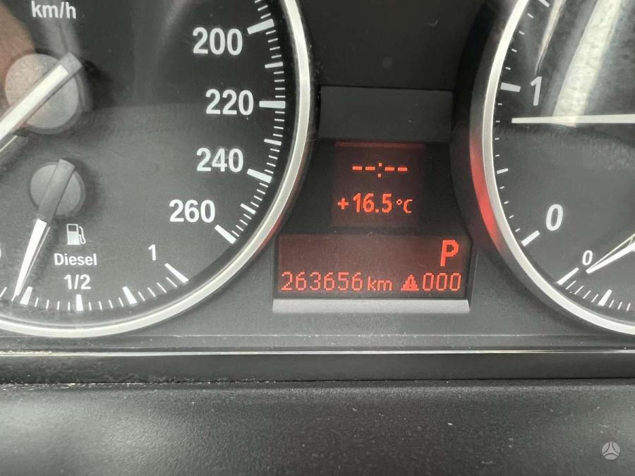 Grey BMW 320 2009 in Kaunas, with an engine capacity of 2.00 L and mileage of 260 thousand km for 3500 €, photo 12 on AUTOMOTO.COM.LV