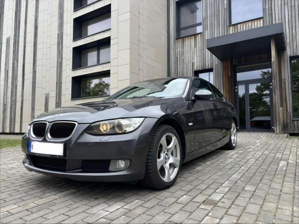 Pelēks BMW 320 2009 Viļņa, ar dzinēja tilpumu 2.00 L un nobraukumu 202 tūkst. km par 5600 €, foto 1 vietnē AUTOMOTO.COM.LV