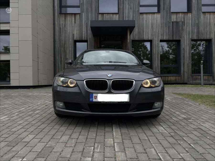 Pelēks BMW 320 2009 Viļņa, ar dzinēja tilpumu 2.00 L un nobraukumu 202 tūkst. km par 5600 €, foto 3 vietnē AUTOMOTO.COM.LV