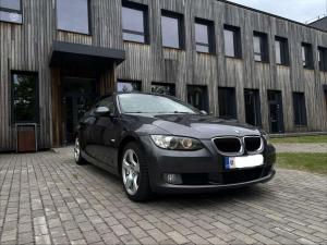 Pelēks BMW 320 2009 Viļņa, ar dzinēja tilpumu 2.00 L un nobraukumu 202 tūkst. km par 5600 €, foto 4 vietnē AUTOMOTO.COM.LV