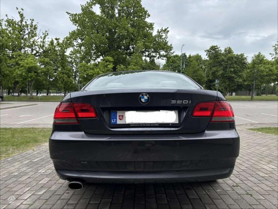 Pelēks BMW 320 2009 Viļņa, ar dzinēja tilpumu 2.00 L un nobraukumu 202 tūkst. km par 5600 €, foto 7 vietnē AUTOMOTO.COM.LV