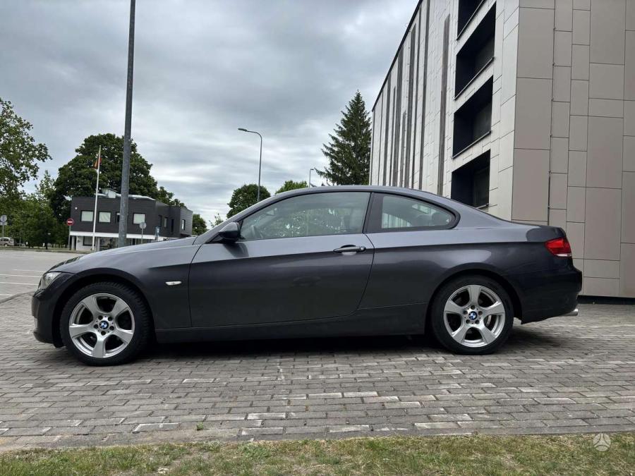 Pelēks BMW 320 2009 Viļņa, ar dzinēja tilpumu 2.00 L un nobraukumu 202 tūkst. km par 5600 €, foto 9 vietnē AUTOMOTO.COM.LV