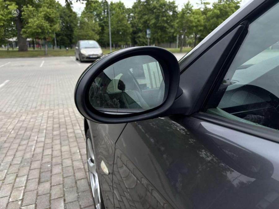 Pelēks BMW 320 2009 Viļņa, ar dzinēja tilpumu 2.00 L un nobraukumu 202 tūkst. km par 5600 €, foto 10 vietnē AUTOMOTO.COM.LV