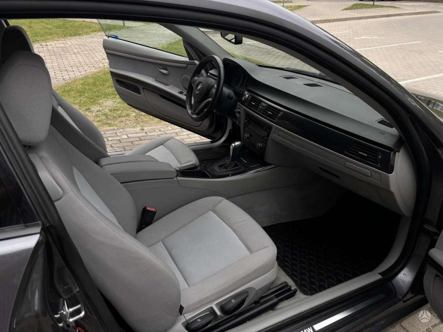 Pelēks BMW 320 2009 Viļņa, ar dzinēja tilpumu 2.00 L un nobraukumu 202 tūkst. km par 5600 €, foto 15 vietnē AUTOMOTO.COM.LV