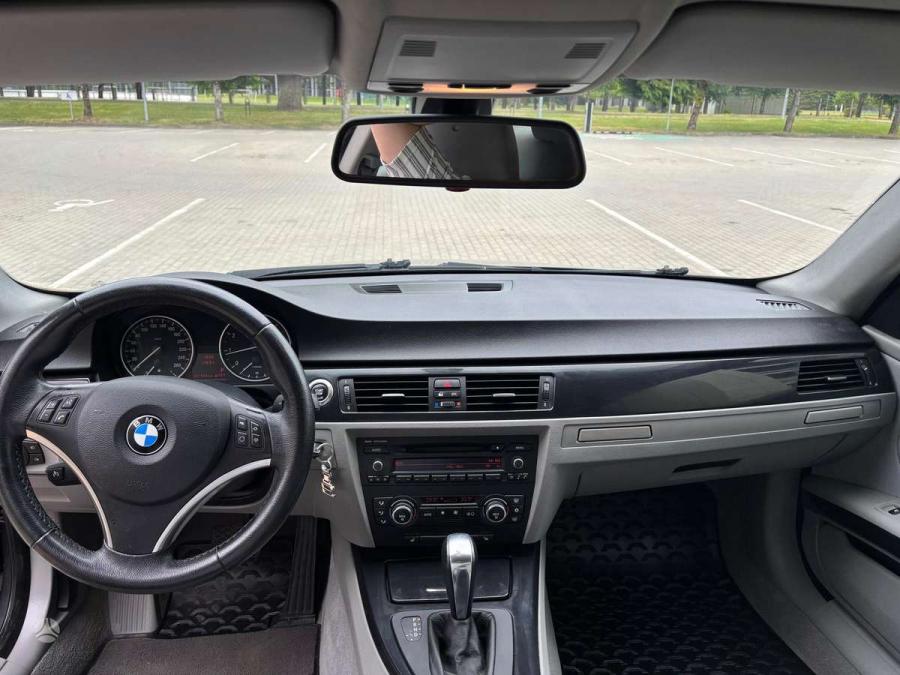 Pelēks BMW 320 2009 Viļņa, ar dzinēja tilpumu 2.00 L un nobraukumu 202 tūkst. km par 5600 €, foto 16 vietnē AUTOMOTO.COM.LV