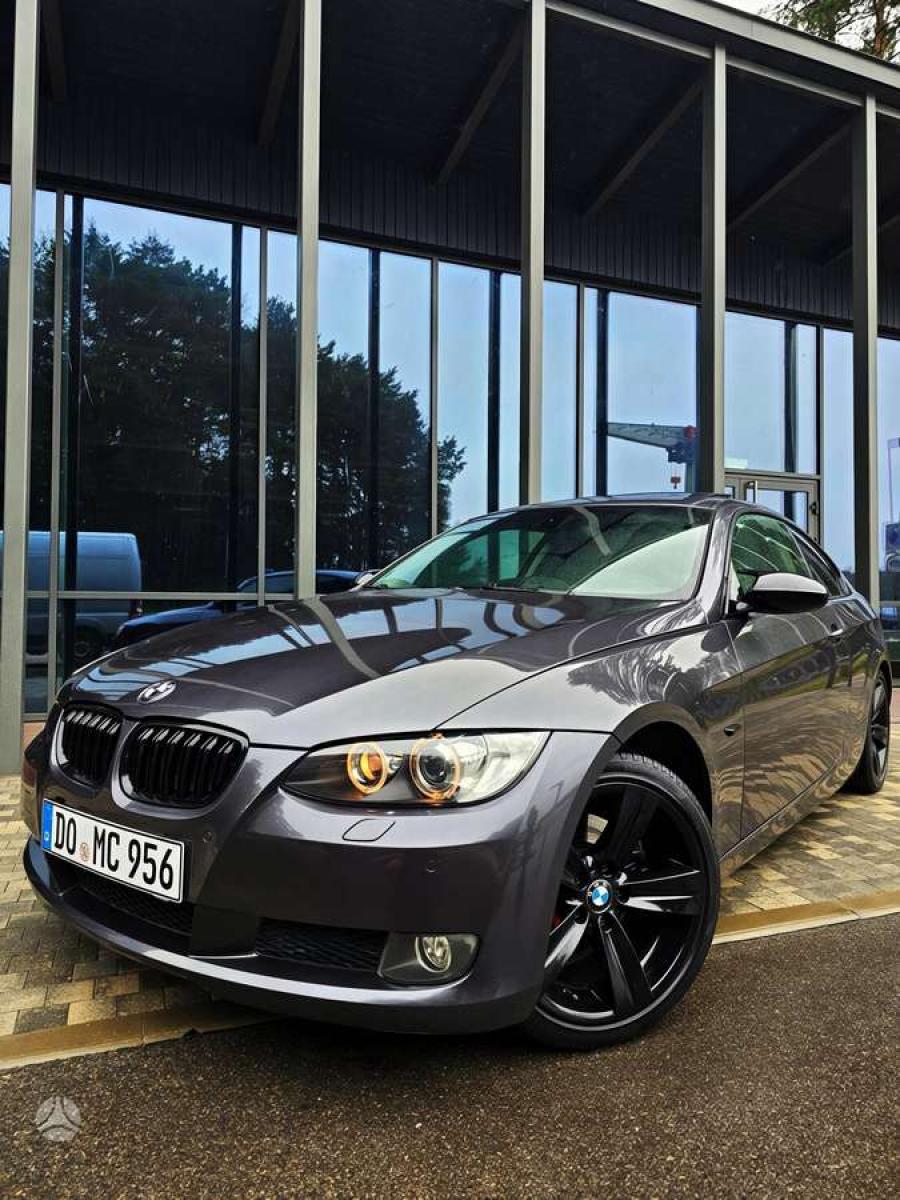 Grey BMW 320 2009 in Kaisiadorys, with an engine capacity of 2.00 L and mileage of 321 thousand km for 6250 €, photo 1 on AUTOMOTO.COM.LV