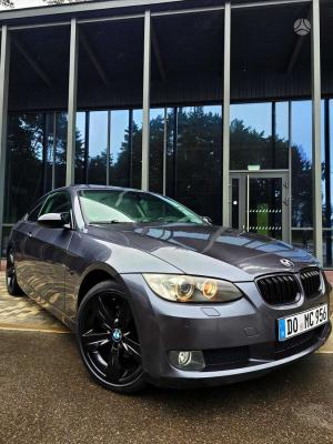 Grey BMW 320 2009 in Kaisiadorys, with an engine capacity of 2.00 L and mileage of 321 thousand km for 6250 €, photo 3 on AUTOMOTO.COM.LV