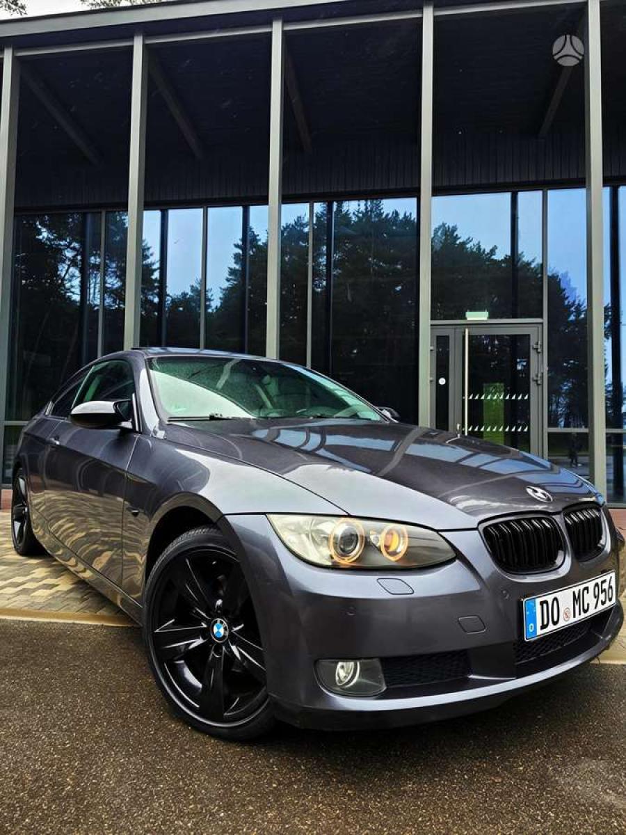 Grey BMW 320 2009 in Kaisiadorys, with an engine capacity of 2.00 L and mileage of 321 thousand km for 6250 €, photo 3 on AUTOMOTO.COM.LV