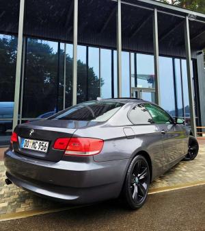 Grey BMW 320 2009 in Kaisiadorys, with an engine capacity of 2.00 L and mileage of 321 thousand km for 6250 €, photo 5 on AUTOMOTO.COM.LV