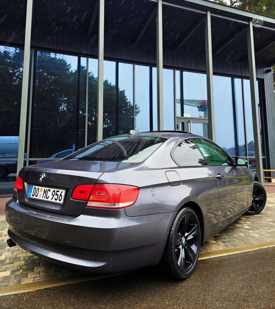 Grey BMW 320 2009 in Kaisiadorys, with an engine capacity of 2.00 L and mileage of 321 thousand km for 6250 €, photo 5 on AUTOMOTO.COM.LV