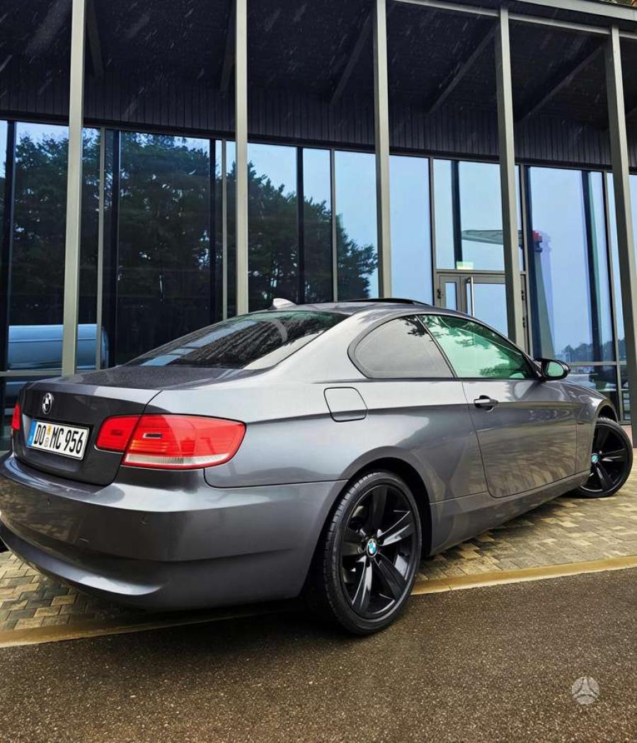 Grey BMW 320 2009 in Kaisiadorys, with an engine capacity of 2.00 L and mileage of 321 thousand km for 6250 €, photo 9 on AUTOMOTO.COM.LV