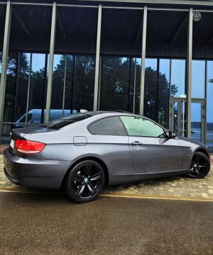 Grey BMW 320 2009 in Kaisiadorys, with an engine capacity of 2.00 L and mileage of 321 thousand km for 6250 €, photo 16 on AUTOMOTO.COM.LV