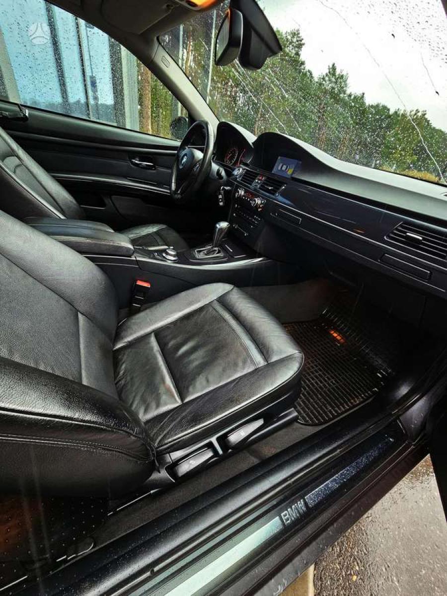 Grey BMW 320 2009 in Kaisiadorys, with an engine capacity of 2.00 L and mileage of 321 thousand km for 6250 €, photo 46 on AUTOMOTO.COM.LV