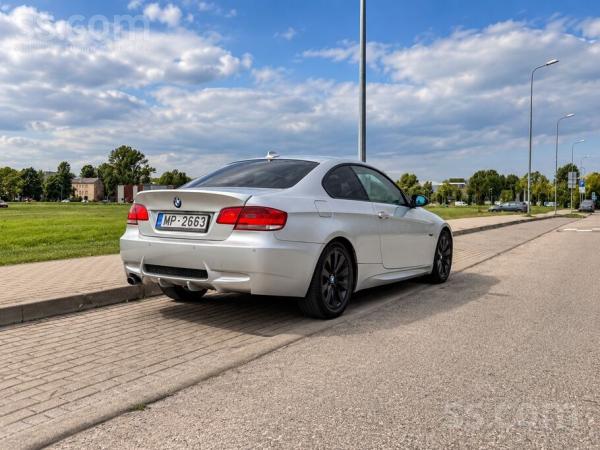 Grey BMW 320 2009 in Riga, with an engine capacity of 2.00 L and mileage of 291 thousand km for 5800 €, photo 5 on AUTOMOTO.COM.LV