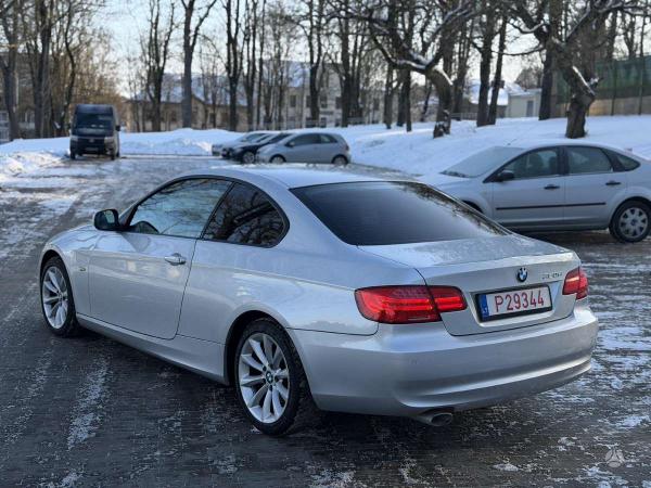 Pelēks BMW 320 2010 Šauļi, ar dzinēja tilpumu 2.00 L un nobraukumu 312 tūkst. km par 6250 €, foto 8 vietnē AUTOMOTO.COM.LV