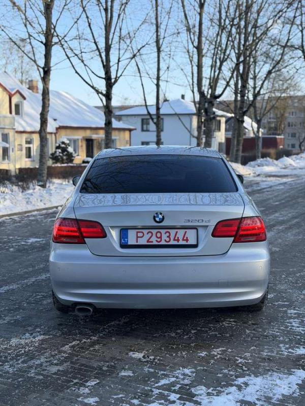 Pelēks BMW 320 2010 Šauļi, ar dzinēja tilpumu 2.00 L un nobraukumu 312 tūkst. km par 6250 €, foto 9 vietnē AUTOMOTO.COM.LV