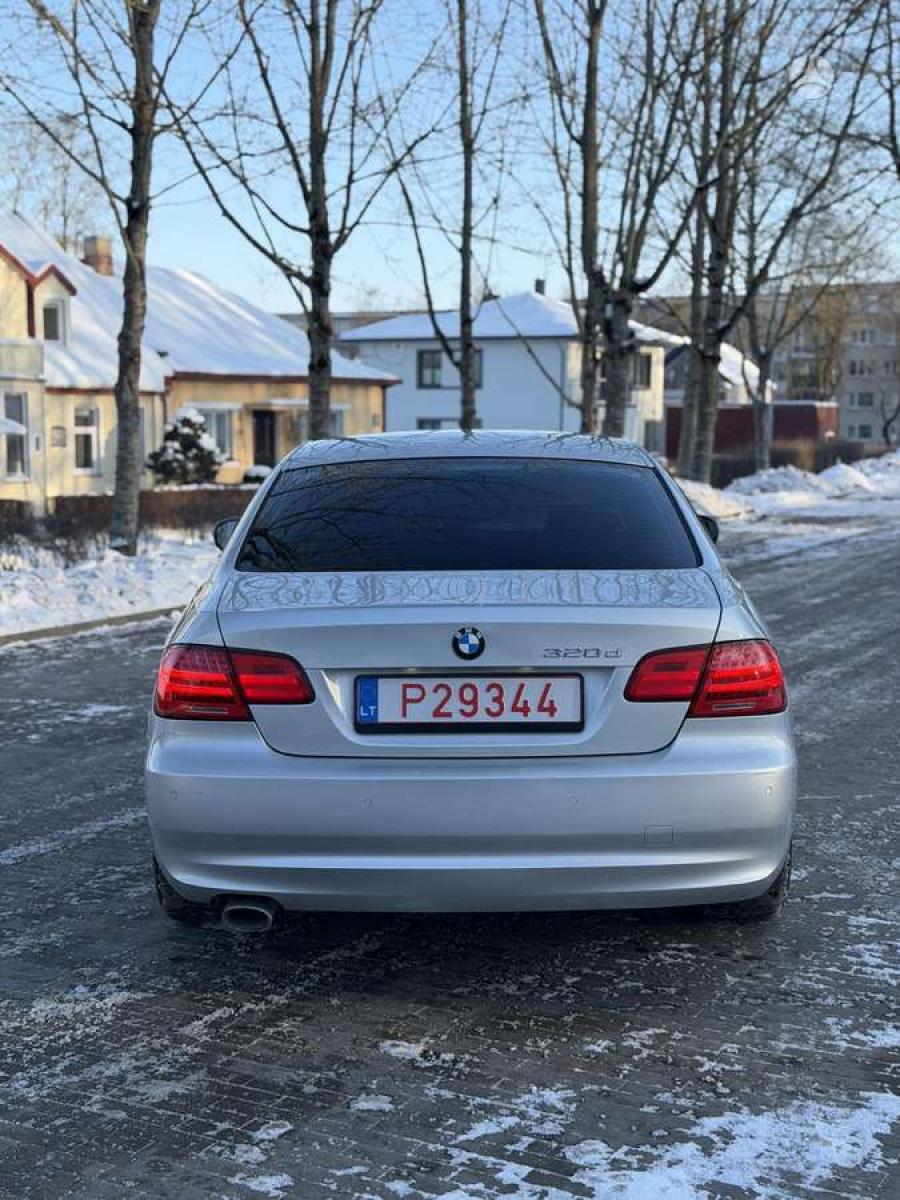 Grey BMW 320 2010 in Siauliai, with an engine capacity of 2.00 L and mileage of 312 thousand km for 6250 €, photo 9 on AUTOMOTO.COM.LV
