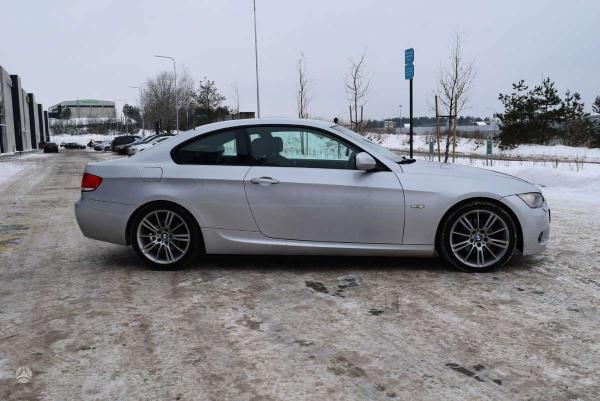 Pelēks BMW 320 2010 Viļņa, ar dzinēja tilpumu 2.00 L un nobraukumu 258 tūkst. km par 6650 €, foto 4 vietnē AUTOMOTO.COM.LV