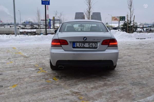 Pelēks BMW 320 2010 Viļņa, ar dzinēja tilpumu 2.00 L un nobraukumu 258 tūkst. km par 6650 €, foto 6 vietnē AUTOMOTO.COM.LV