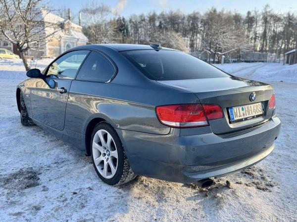 Pelēks BMW 320 2010 Viļņa, ar dzinēja tilpumu 2.00 L un nobraukumu 252 tūkst. km par 6700 €, foto 3 vietnē AUTOMOTO.COM.LV
