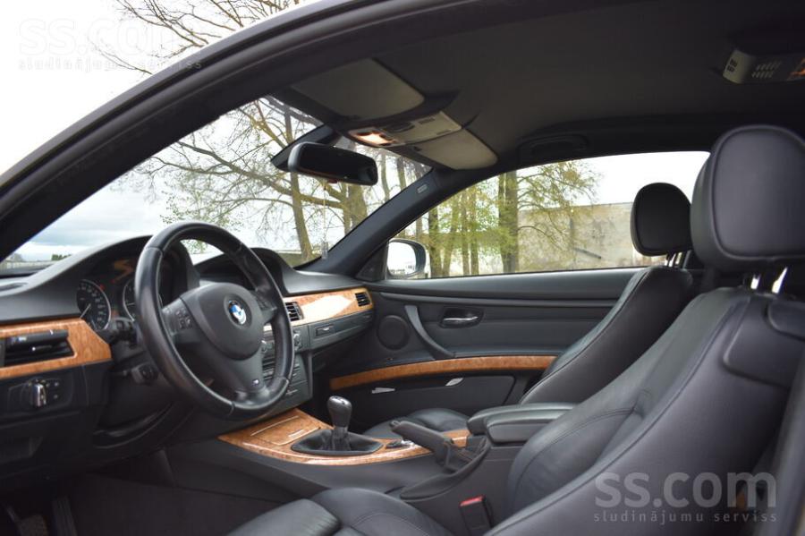 Grey BMW 320 2010 in Jelgava, with an engine capacity of 2.00 L and mileage of 289 thousand km for 10000 €, photo 9 on AUTOMOTO.COM.LV