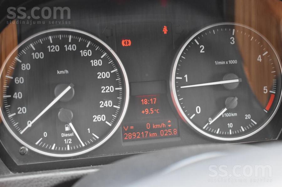 Grey BMW 320 2010 in Jelgava, with an engine capacity of 2.00 L and mileage of 289 thousand km for 10000 €, photo 10 on AUTOMOTO.COM.LV