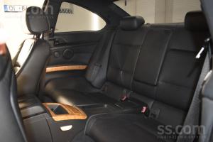 Grey BMW 320 2010 in Jelgava, with an engine capacity of 2.00 L and mileage of 289 thousand km for 10000 €, photo 12 on AUTOMOTO.COM.LV