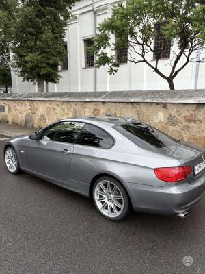 Grey BMW 320 2010 in Druskininkai, with an engine capacity of 2.00 L and mileage of 276 thousand km for 6350 €, photo 5 on AUTOMOTO.COM.LV