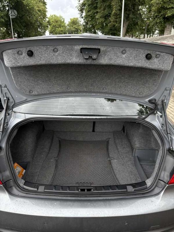 Pelēks BMW 320 2010 Druskininkai, ar dzinēja tilpumu 2.00 L un nobraukumu 276 tūkst. km par 6350 €, foto 7 vietnē AUTOMOTO.COM.LV
