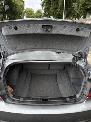 Grey BMW 320 2010 in Druskininkai, with an engine capacity of 2.00 L and mileage of 276 thousand km for 6350 €, photo 8 on AUTOMOTO.COM.LV