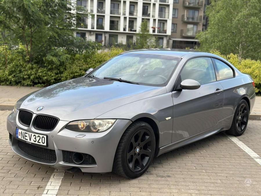 Grey BMW 320 2010 in Vilnius, with an engine capacity of 2.00 L and mileage of 286 thousand km for 5999 €, photo 1 on AUTOMOTO.COM.LV