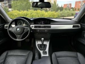 Grey BMW 320 2010 in Vilnius, with an engine capacity of 2.00 L and mileage of 286 thousand km for 5999 €, photo 8 on AUTOMOTO.COM.LV