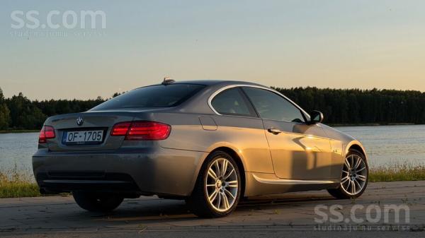 Grey BMW 320 2010 in Riga, with an engine capacity of 2.00 L and mileage of 280 thousand km for 7500 €, photo 4 on AUTOMOTO.COM.LV
