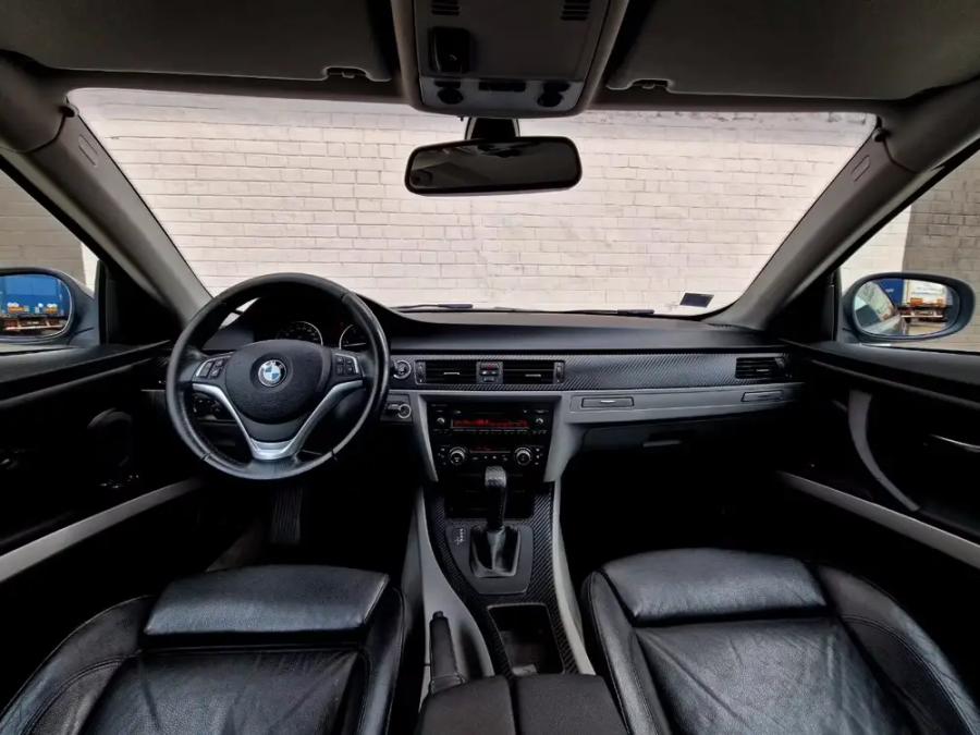 Grey BMW 320 2011 in Riga, with an engine capacity of 2.00 L and mileage of 240 thousand km for 7490 €, photo 5 on AUTOMOTO.COM.LV