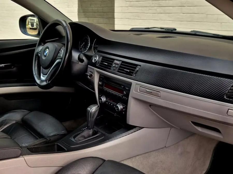 Grey BMW 320 2011 in Riga, with an engine capacity of 2.00 L and mileage of 240 thousand km for 7490 €, photo 7 on AUTOMOTO.COM.LV