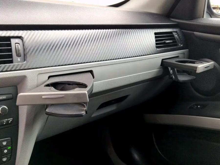 Grey BMW 320 2011 in Riga, with an engine capacity of 2.00 L and mileage of 240 thousand km for 7490 €, photo 9 on AUTOMOTO.COM.LV