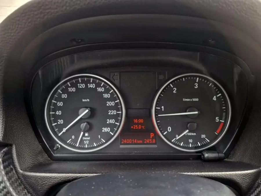 Grey BMW 320 2011 in Riga, with an engine capacity of 2.00 L and mileage of 240 thousand km for 7490 €, photo 11 on AUTOMOTO.COM.LV