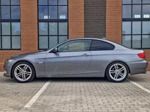 Grey BMW 320 2011 in Riga, with an engine capacity of 2.00 L and mileage of 240 thousand km for 7490 €, photo 16 on AUTOMOTO.COM.LV