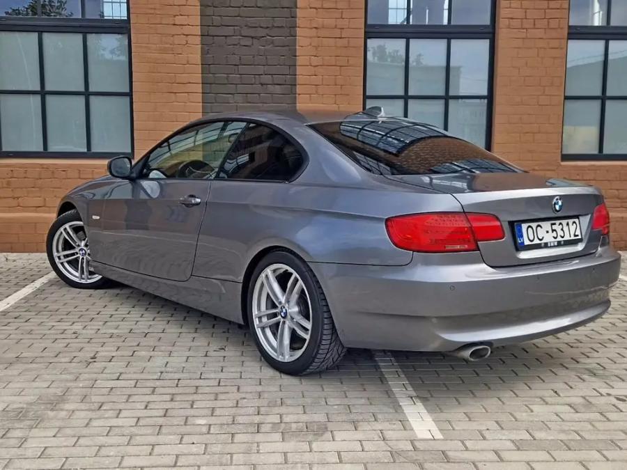 Grey BMW 320 2011 in Riga, with an engine capacity of 2.00 L and mileage of 240 thousand km for 7490 €, photo 17 on AUTOMOTO.COM.LV
