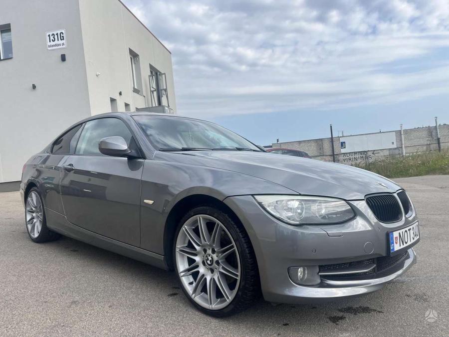 Grey BMW 320 2011 in Kaunas, with an engine capacity of 2.00 L and mileage of 278 thousand km for 5900 €, photo 4 on AUTOMOTO.COM.LV