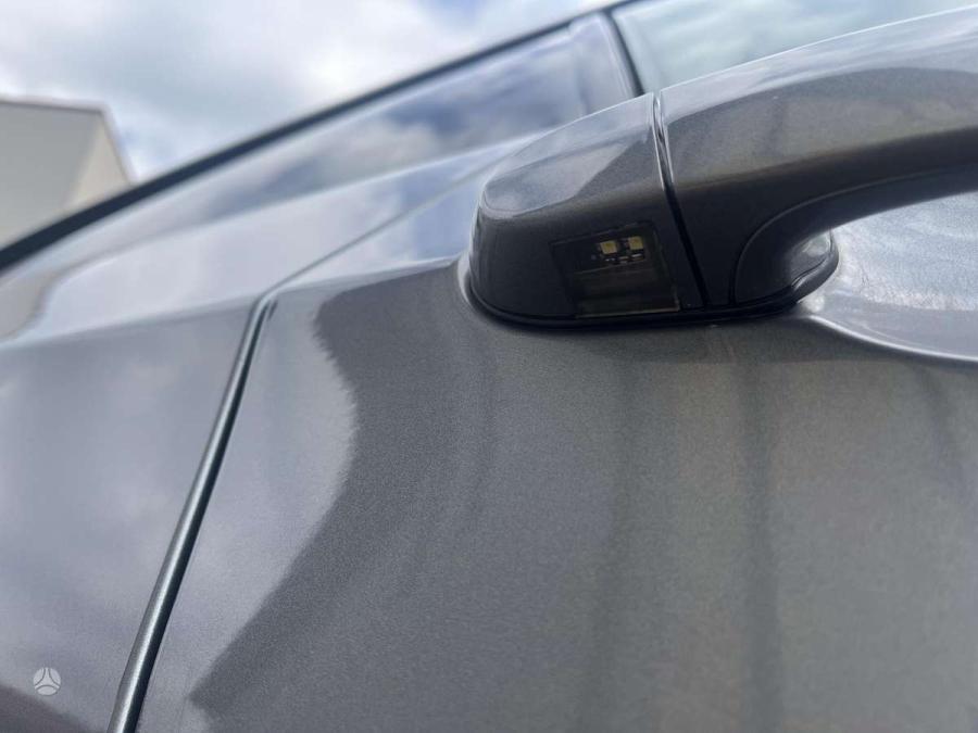 Grey BMW 320 2011 in Kaunas, with an engine capacity of 2.00 L and mileage of 278 thousand km for 5900 €, photo 10 on AUTOMOTO.COM.LV