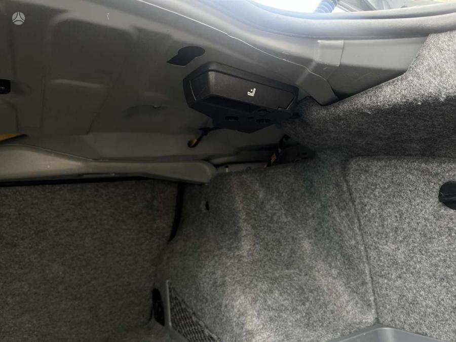 Grey BMW 320 2011 in Kaunas, with an engine capacity of 2.00 L and mileage of 278 thousand km for 5900 €, photo 25 on AUTOMOTO.COM.LV